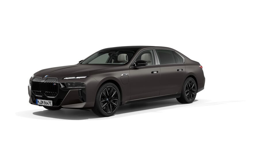 BMW M760e xDRIVE LIMOUSINE.